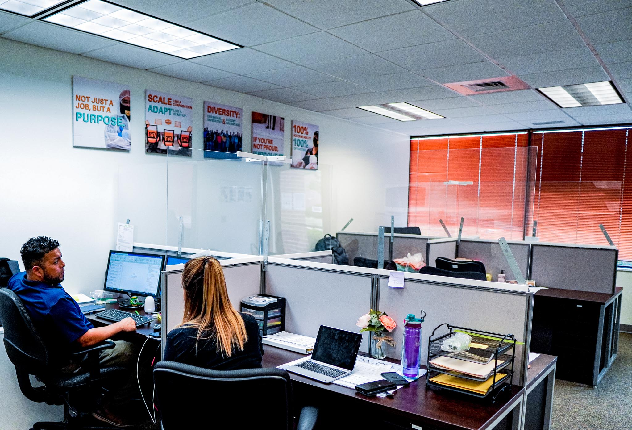 Corporate & Office Cleaning Services in Chicago | Bee Line