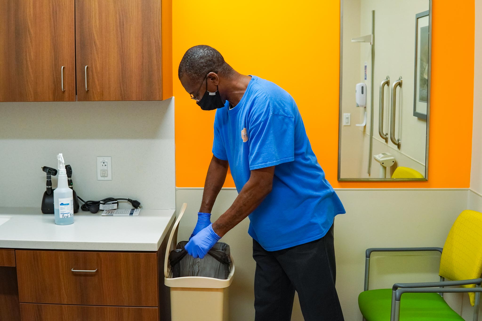 What Should Reliable Surgical Cleaning Include? | Bee Line